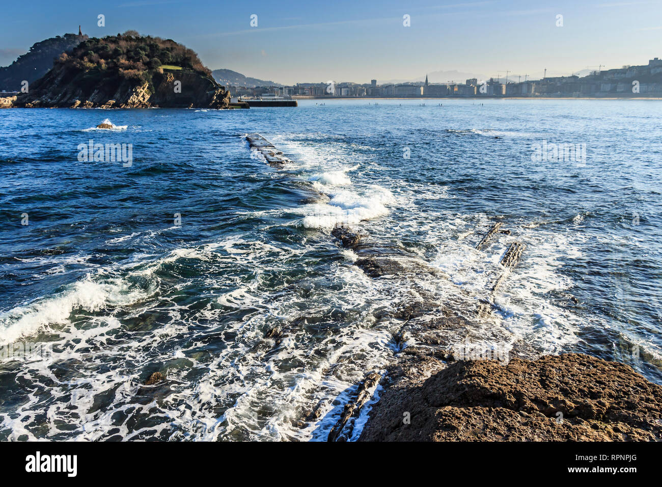 Breakwater and submerged rocks hi-res stock photography and images - Alamy