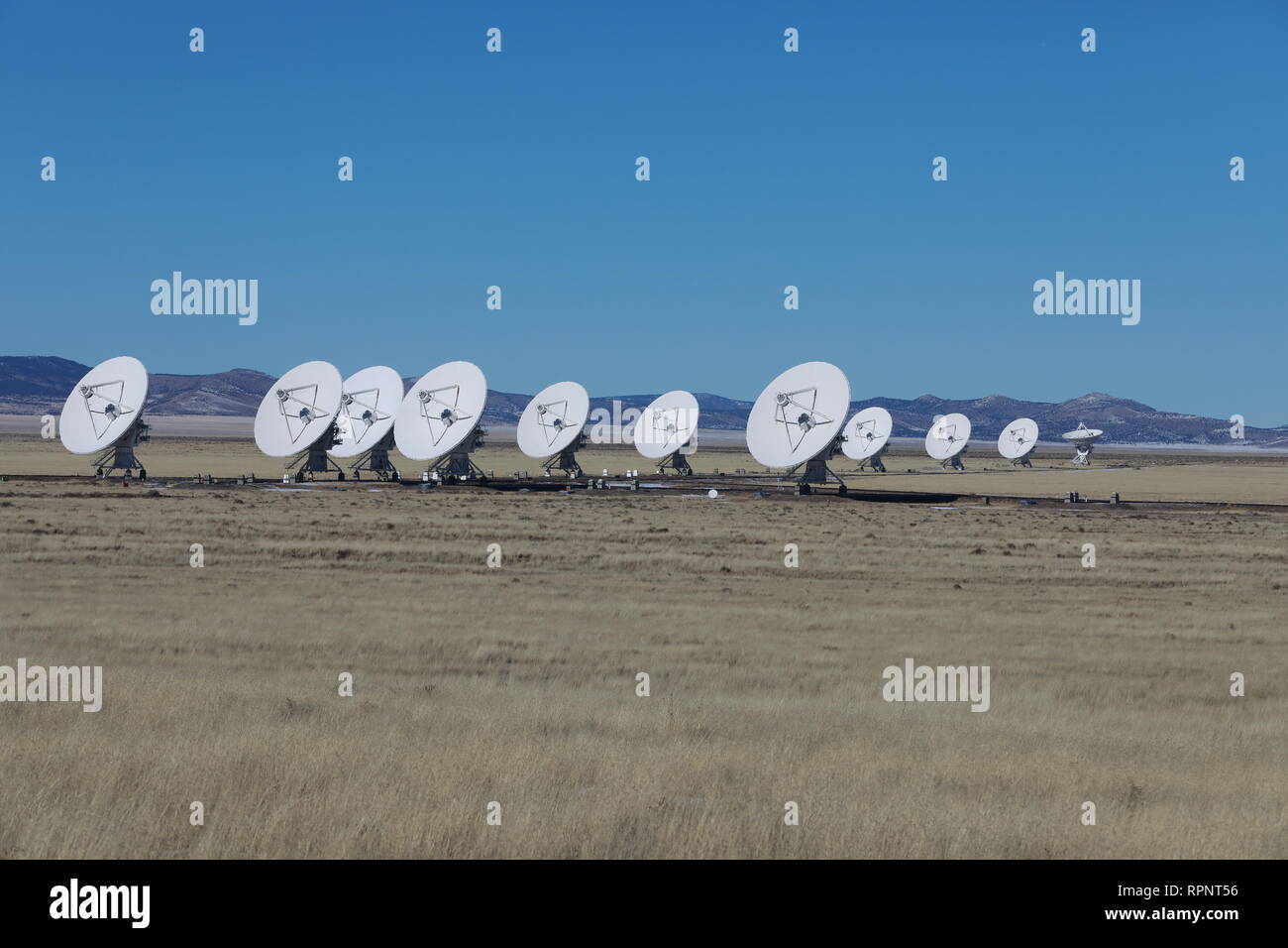 Radiotelescopes at the Very Large Array, the National Radio Observatory ...