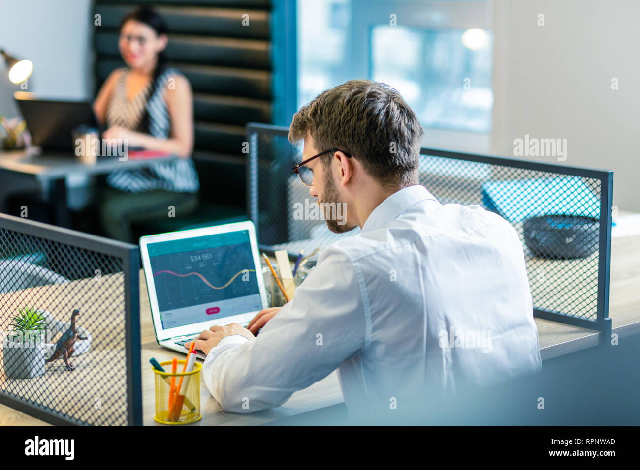 Man staring computer hi-res stock photography and images - Alamy