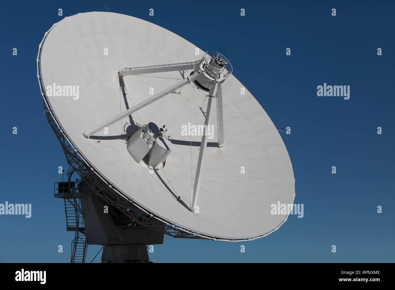 Radiotelescopes at the Very Large Array, the National Radio Observatory ...