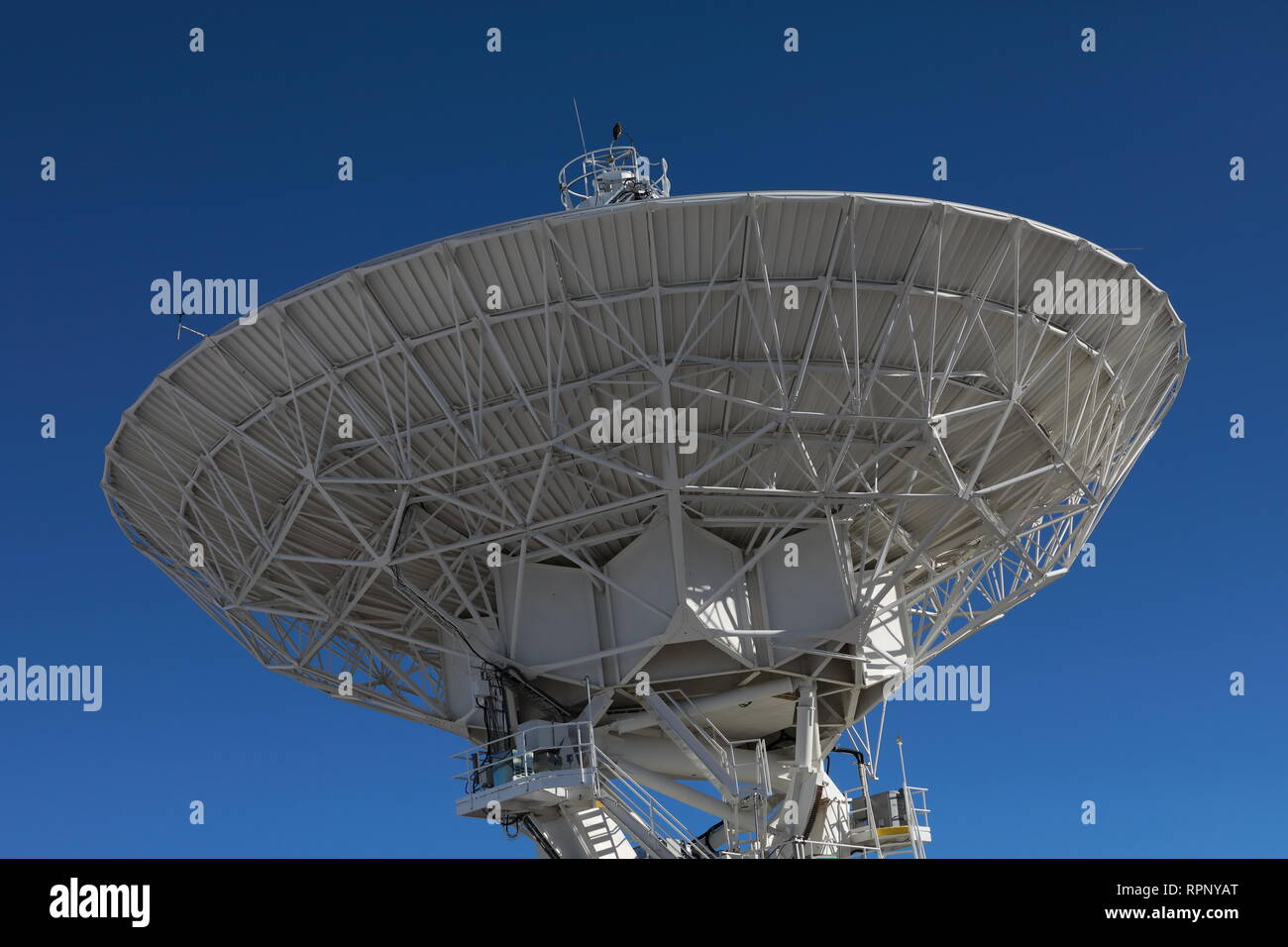 Radiotelescopes at the Very Large Array, the National Radio Observatory ...
