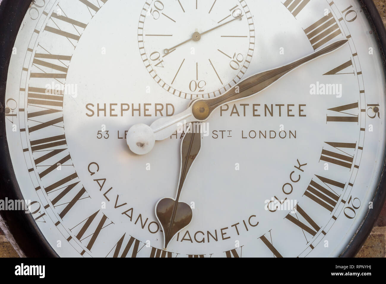 Galvano magnetic clock hi-res stock photography and images - Alamy