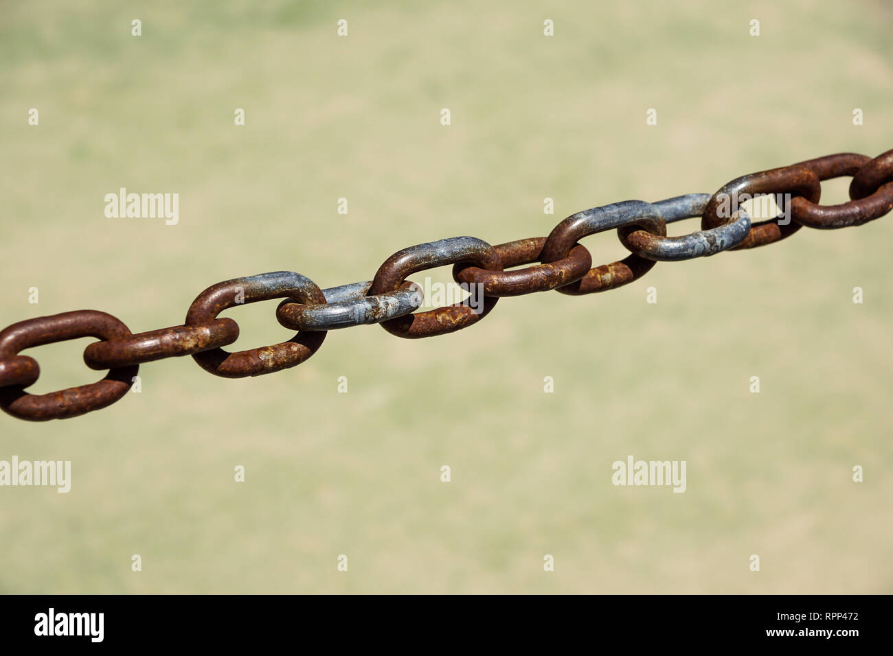 Steel chain, Rusty chains. old metal chain Stock Photo - Alamy