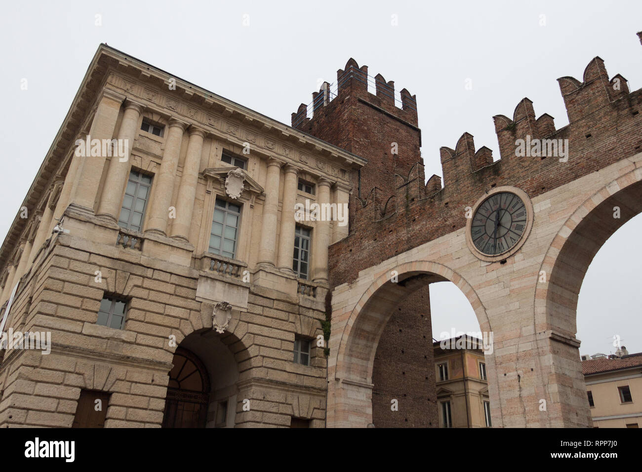 Gates of the bra verona hi-res stock photography and images - Alamy
