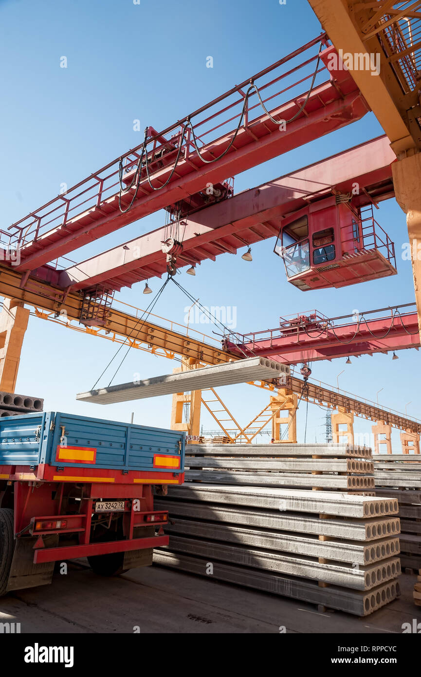 Car sling hi-res stock photography and images - Alamy