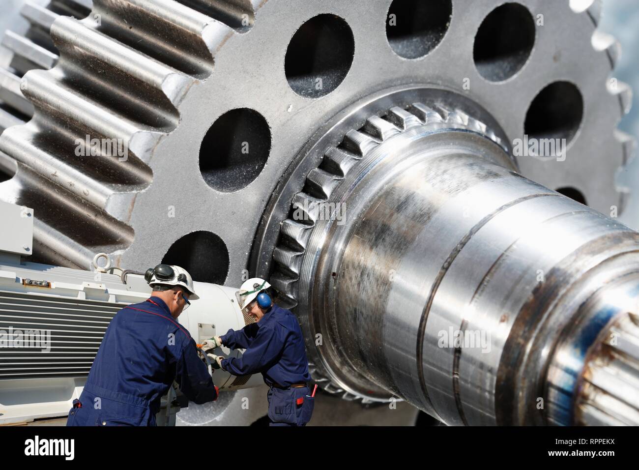 Large gears hi-res stock photography and images - Alamy
