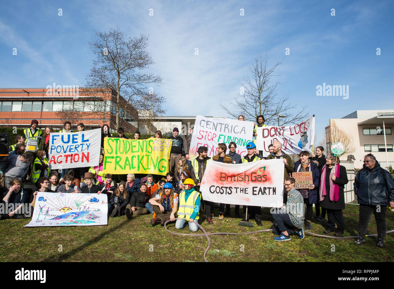 Family uk poverty protest hi-res stock photography and images - Alamy