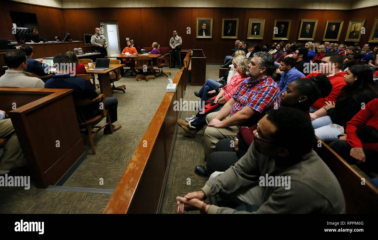 Packed courtroom hi-res stock photography and images - Alamy