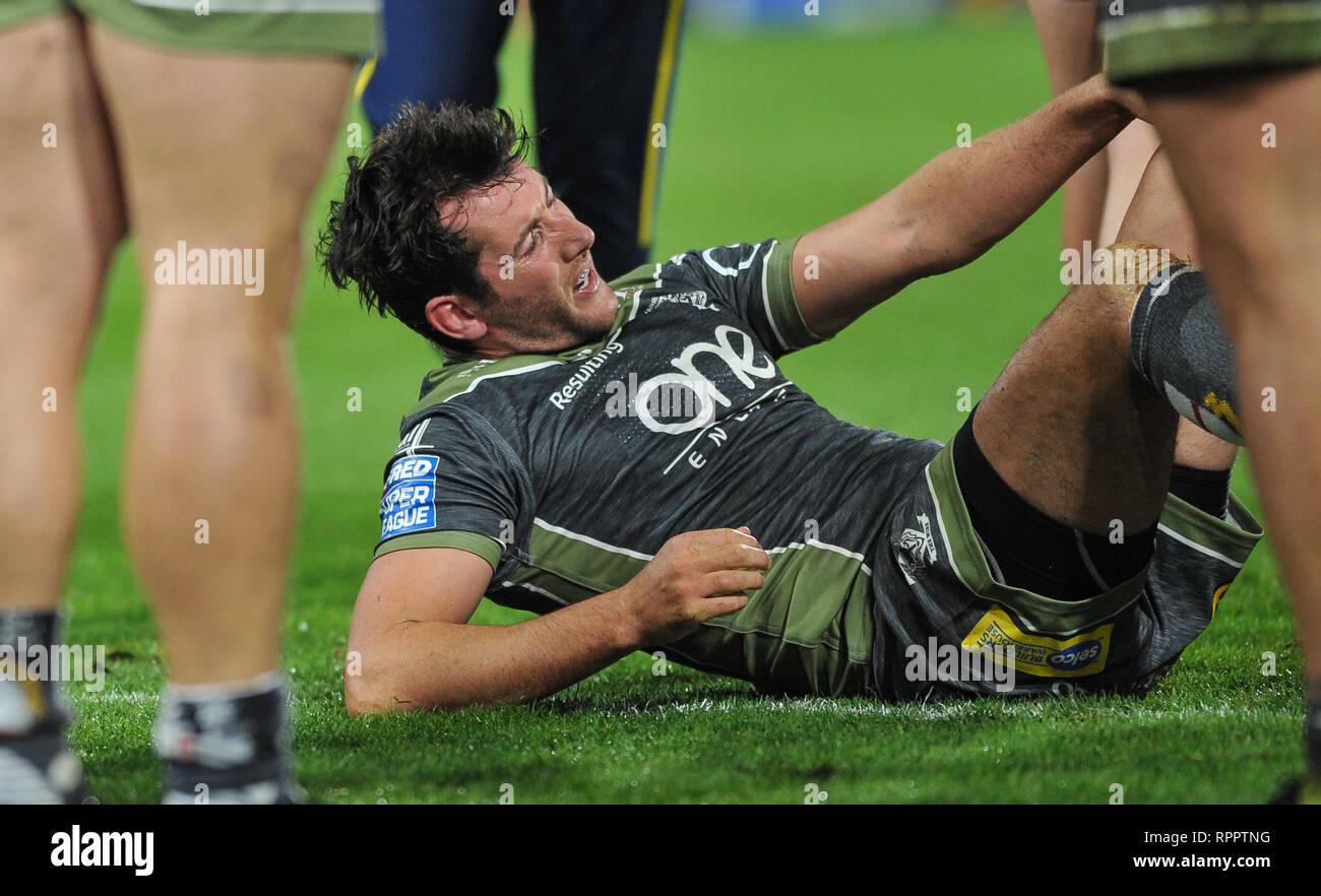 Warrington wolves stefan ratchford hi-res stock photography and images ...