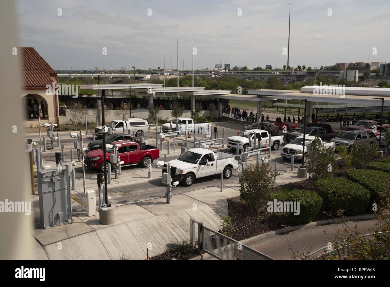 Port of entry laredo hi-res stock photography and images - Alamy