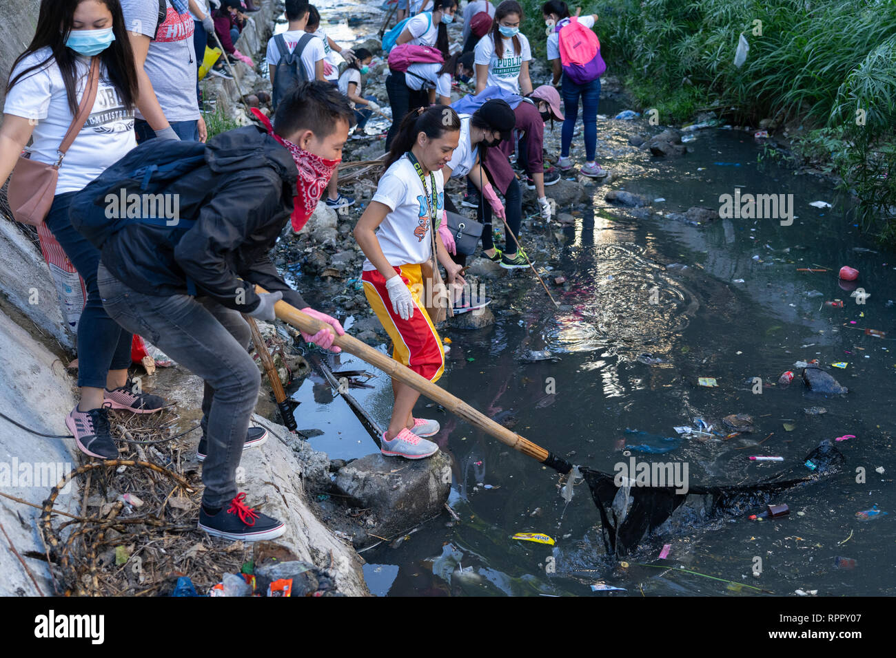 Cebu City,Philippines. 23rd Feb 2019. Some 2000 volunteers helped with ...