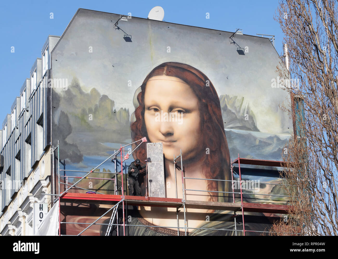Berlin, Germany. 23rd Feb, 2019. The scaffolding is dismantled and the ...