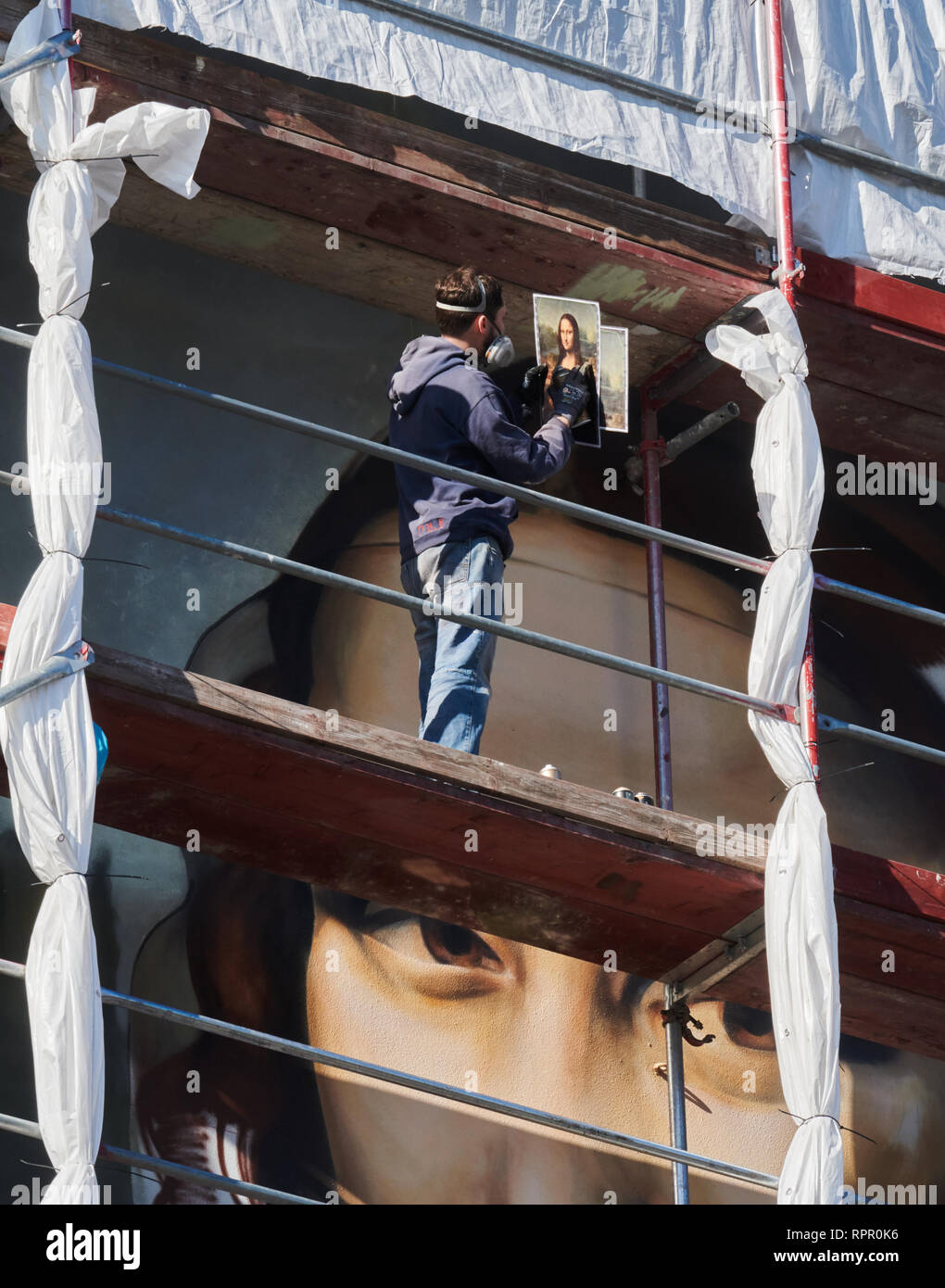 Windowless facade hi-res stock photography and images - Alamy