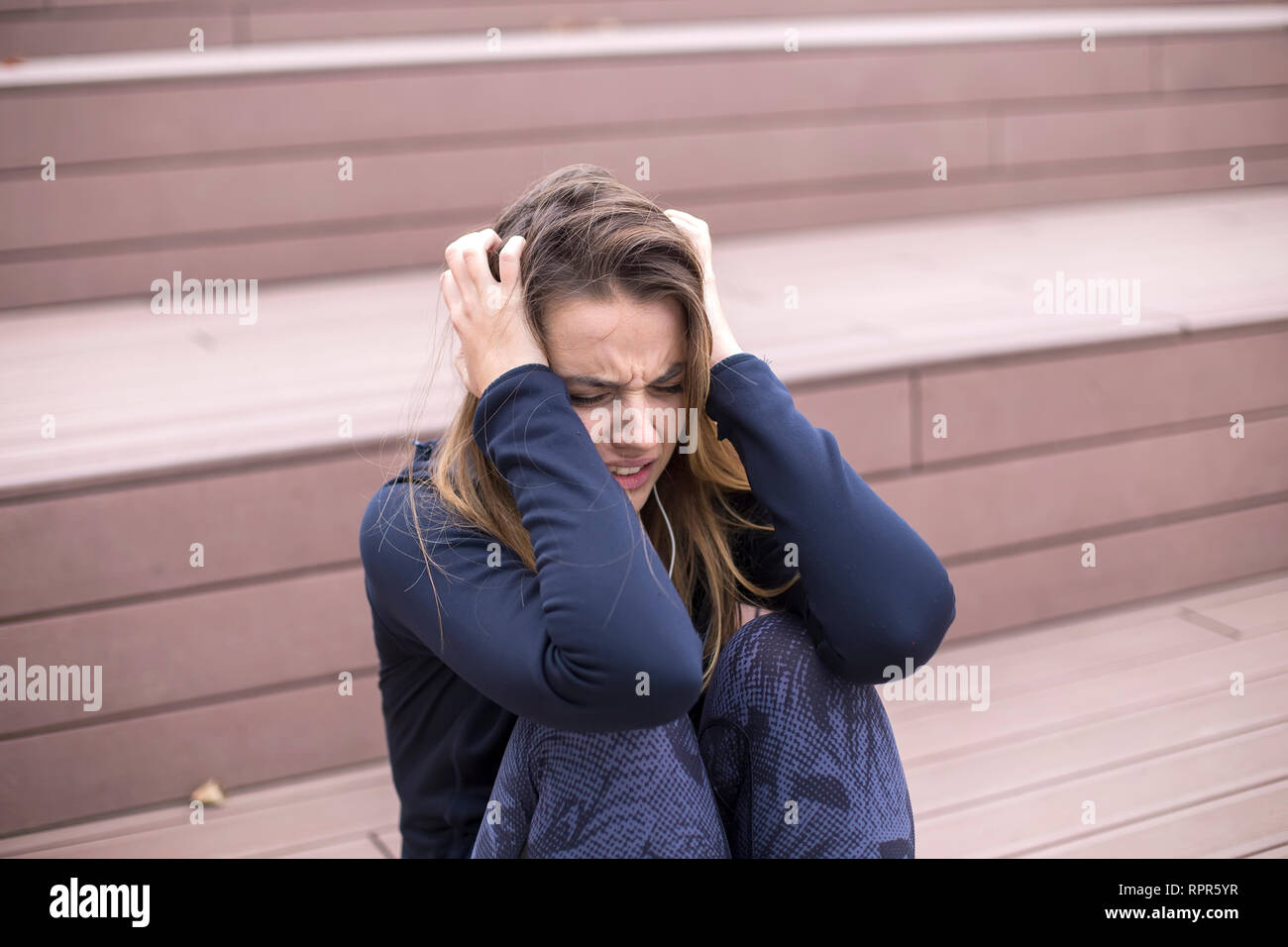 Woman scream outdoor hi-res stock photography and images - Alamy