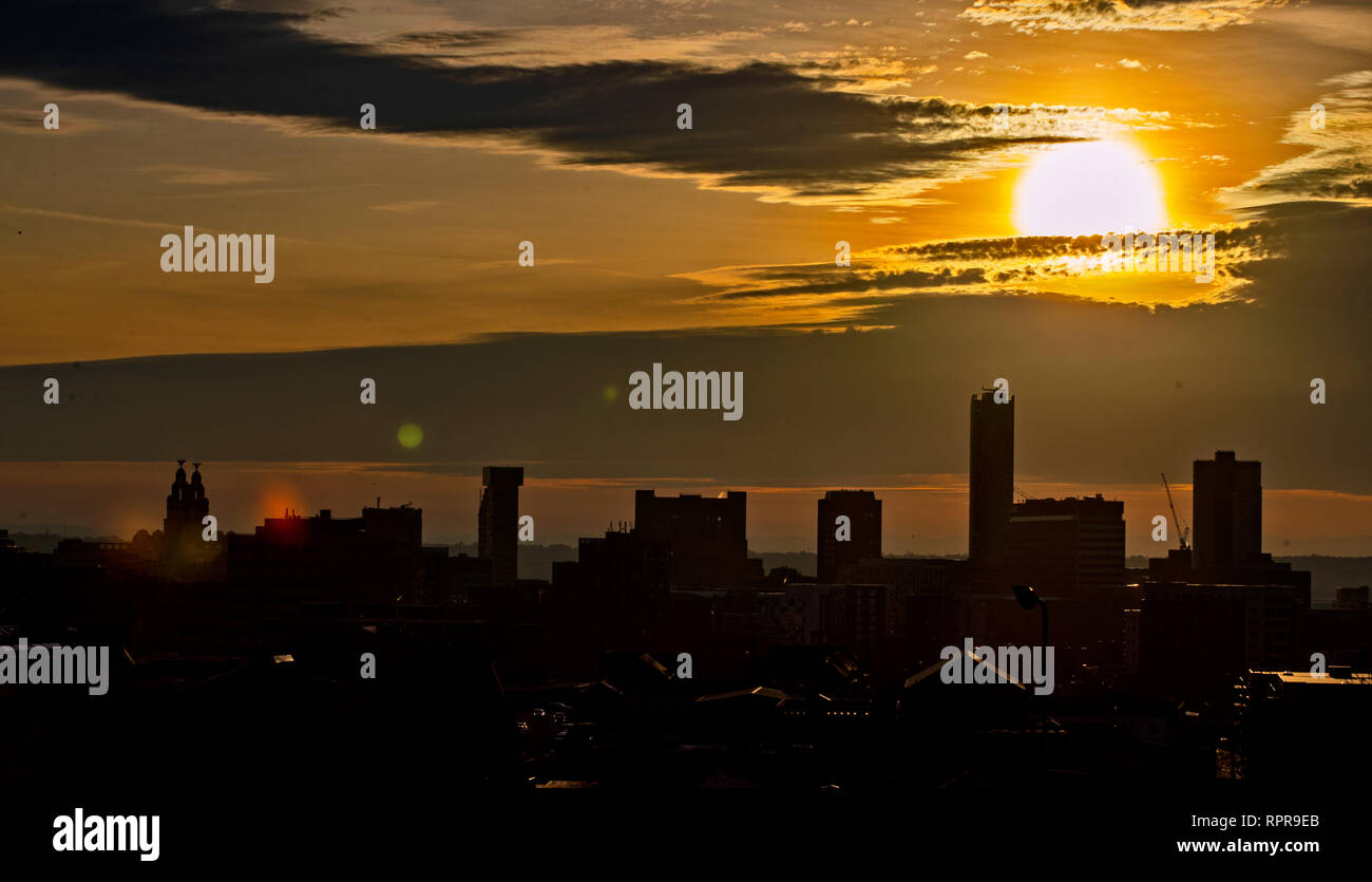 Weather sunset liverpool hi-res stock photography and images - Alamy