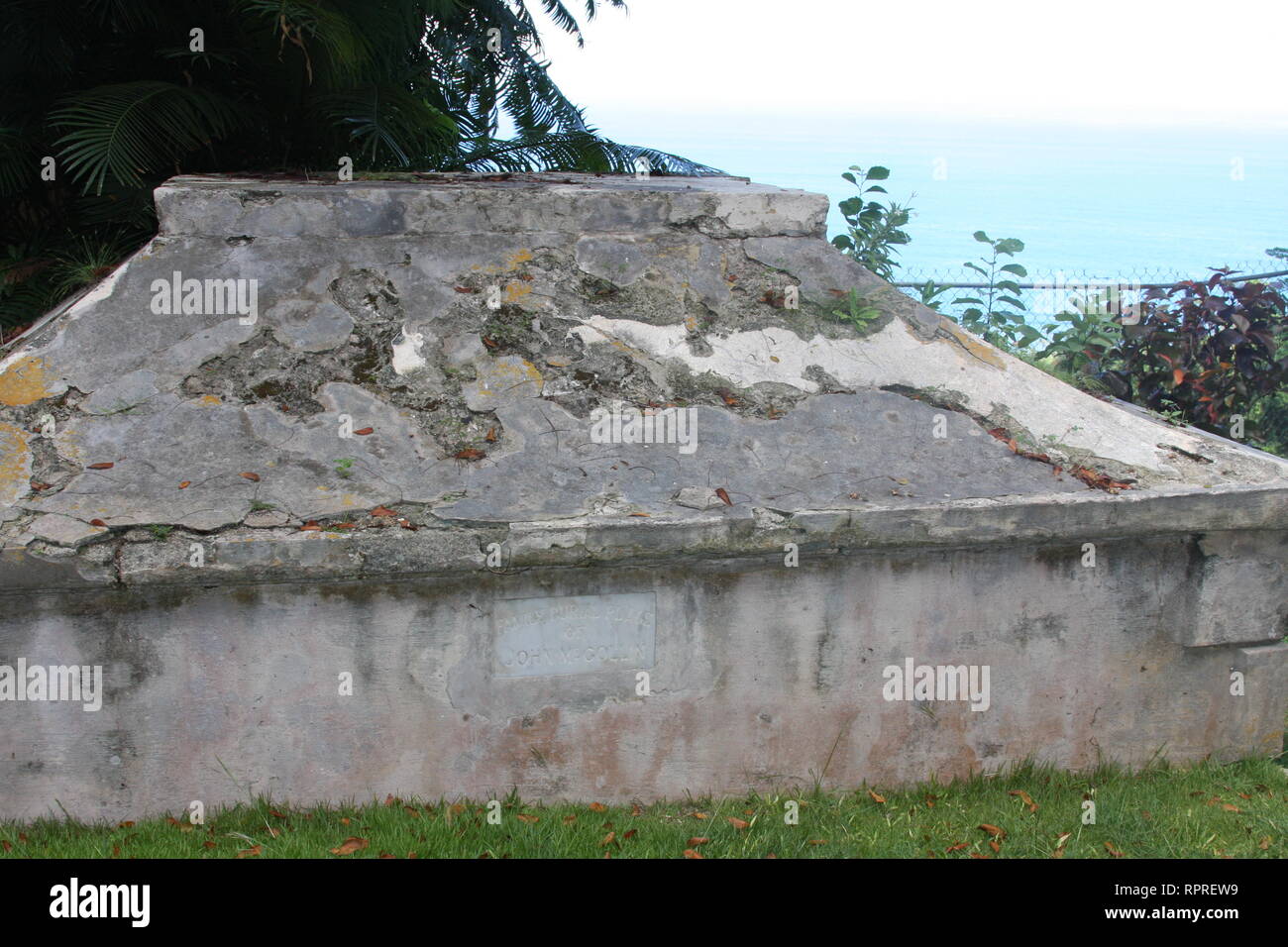 Lawn crypt hi-res stock photography and images - Alamy