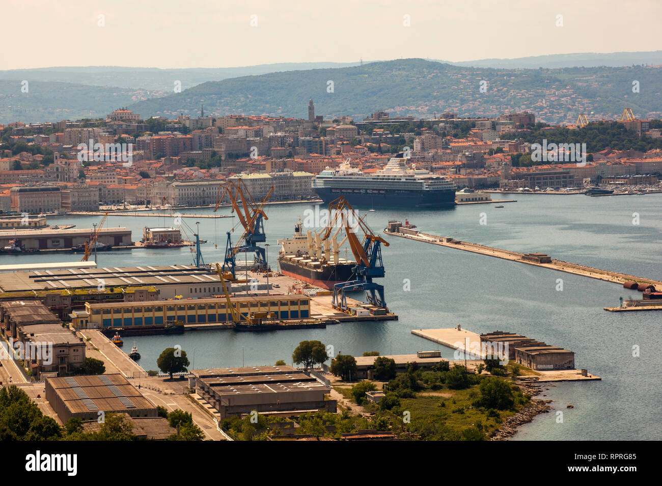 Crane in trieste harbour hi-res stock photography and images - Alamy