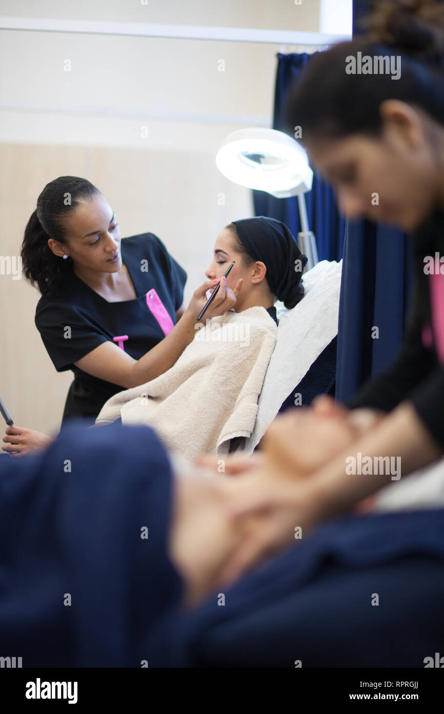 Beautician college student hi-res stock photography and images - Alamy