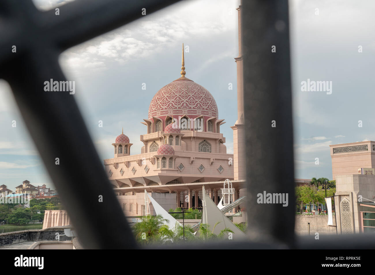 Pink mosque hi-res stock photography and images - Alamy