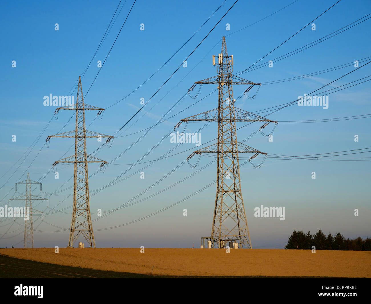 Electrical engineering hi-res stock photography and images - Alamy