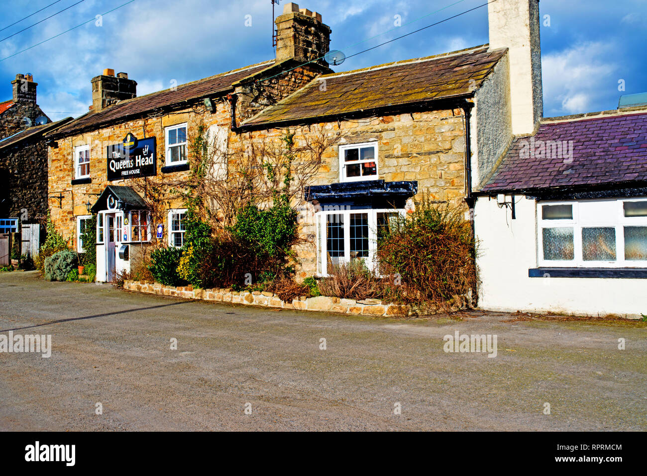 The Queens Head, Finghall, North Yorkshire, England Stock Photo - Alamy