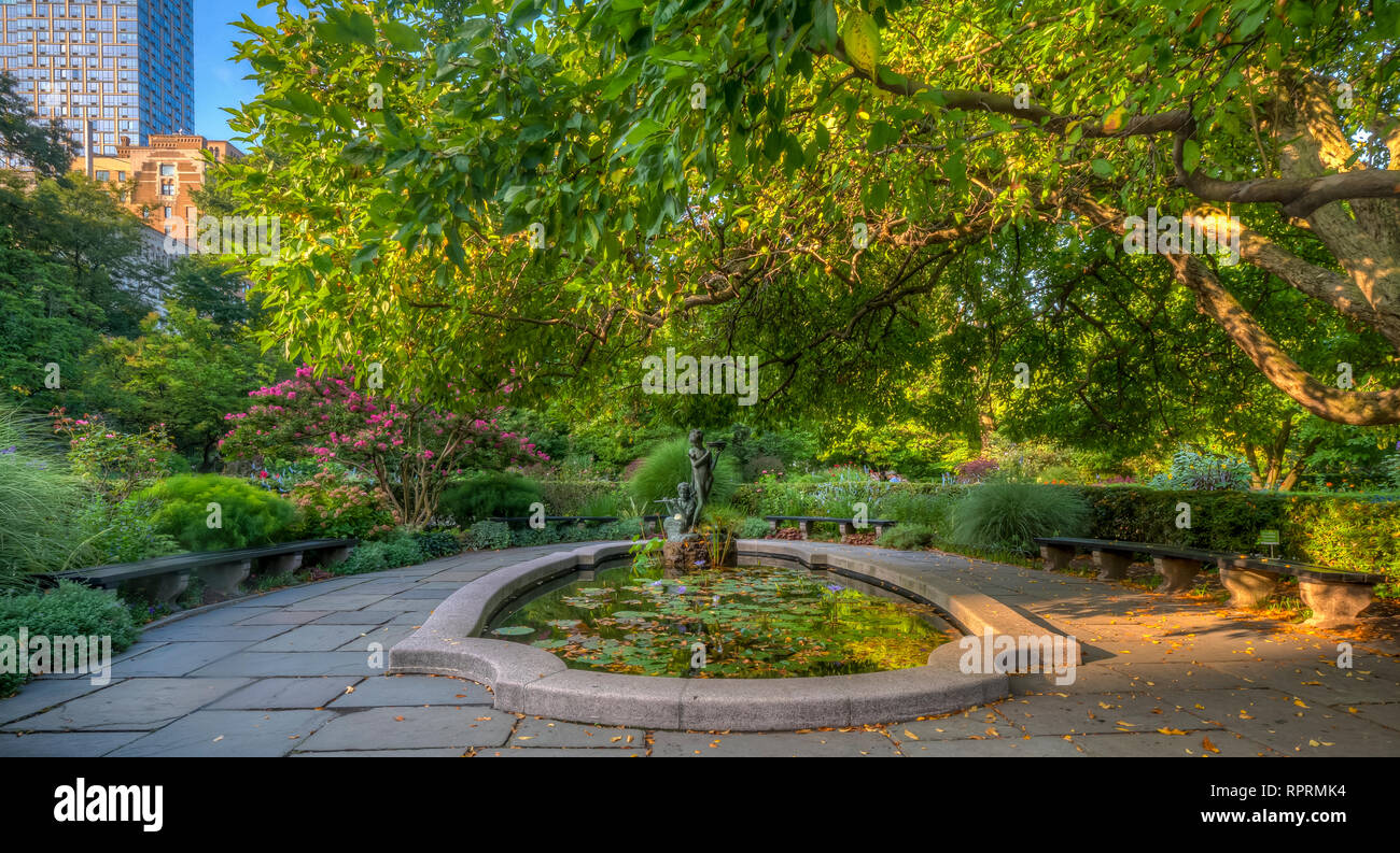Conservatory Garden in Central Park, New York City Stock Photo - Alamy