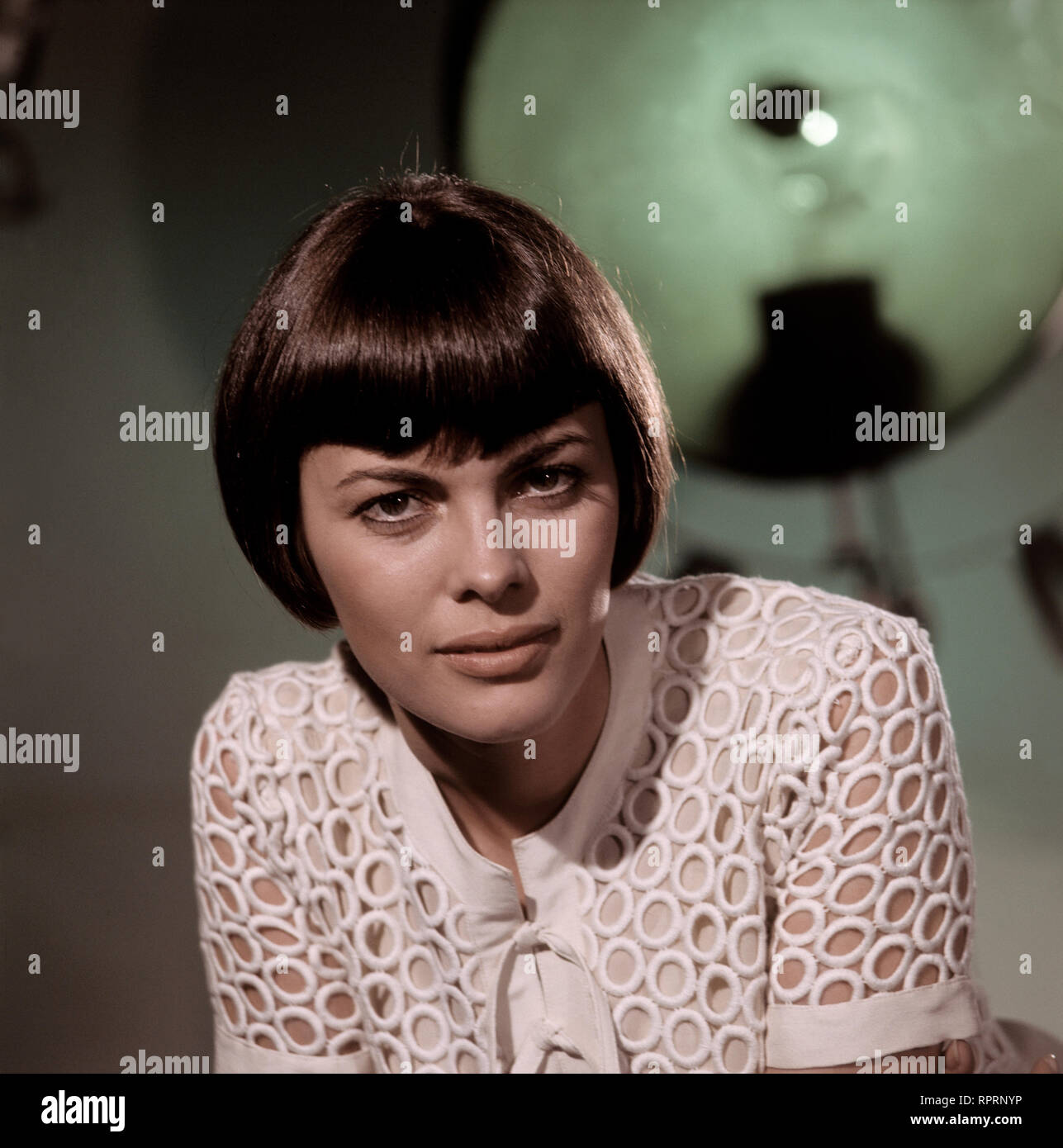 MIREILLE MATHIEU, Anfang 70er Jahre. Studioaufnahme/Grimm Stock Photo ...