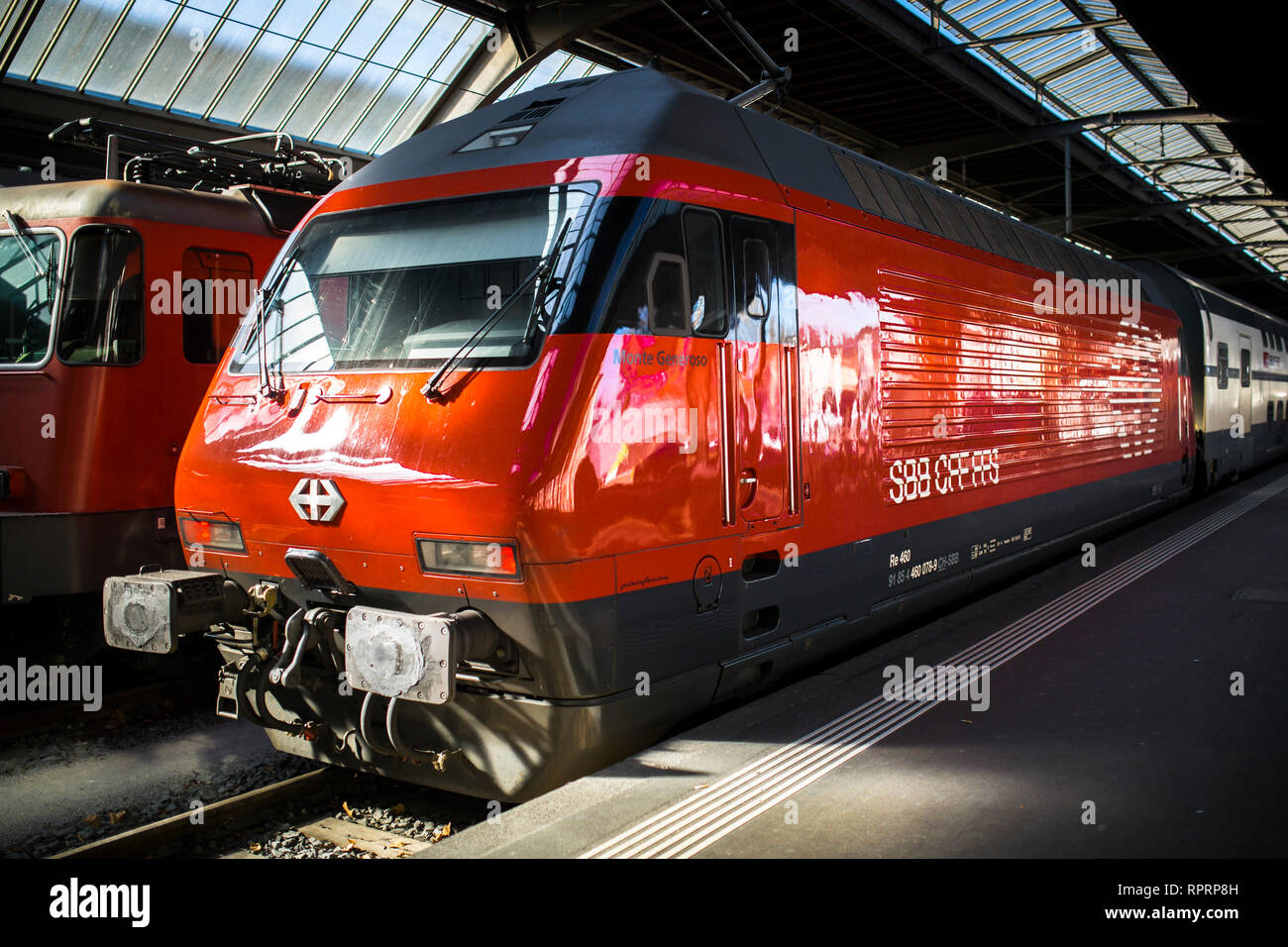 Zürich hauptbahnhof hi-res stock photography and images - Alamy