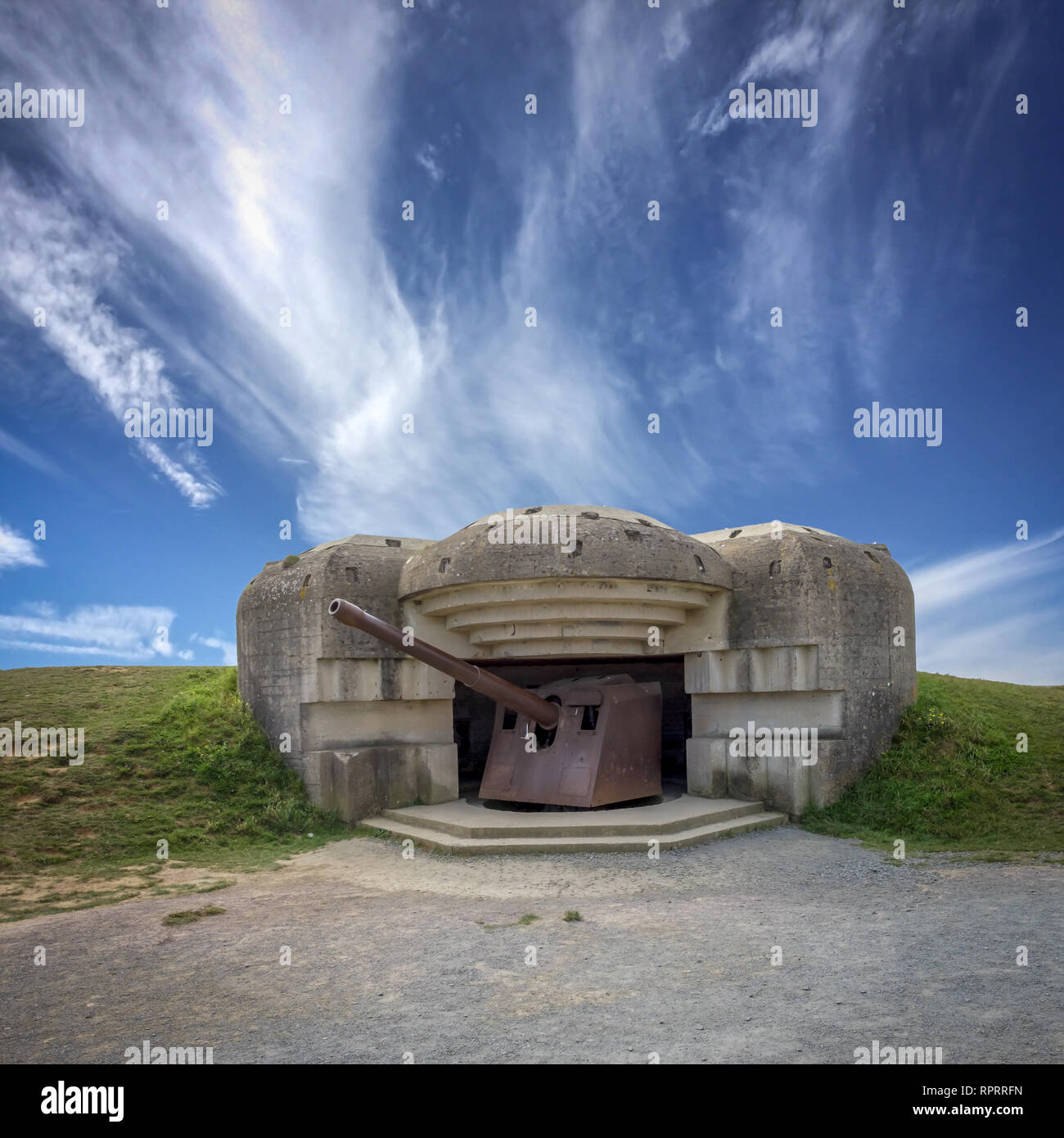 World war ii gun battery hi-res stock photography and images - Alamy