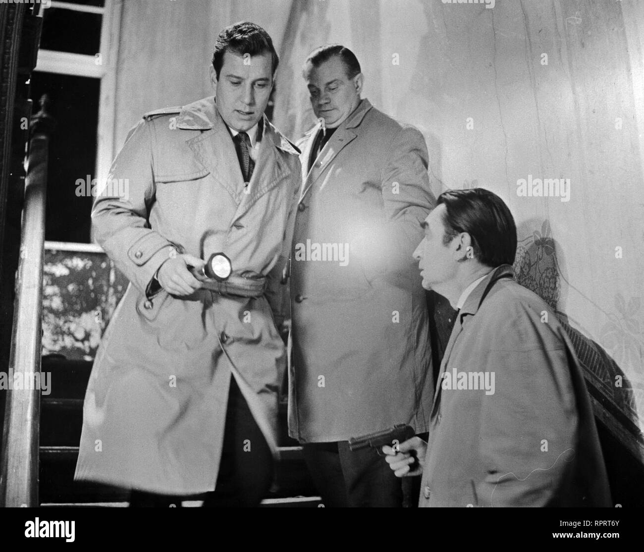 DER HENKER VON LONDON / Deutschland 1963 / Edwin Zbonek Filmszene mit HANSJÖRG FELMY als Jo ...