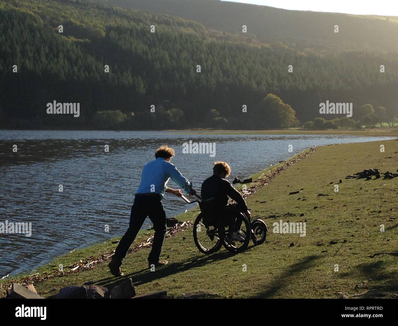 Welsh lake hi-res stock photography and images - Alamy