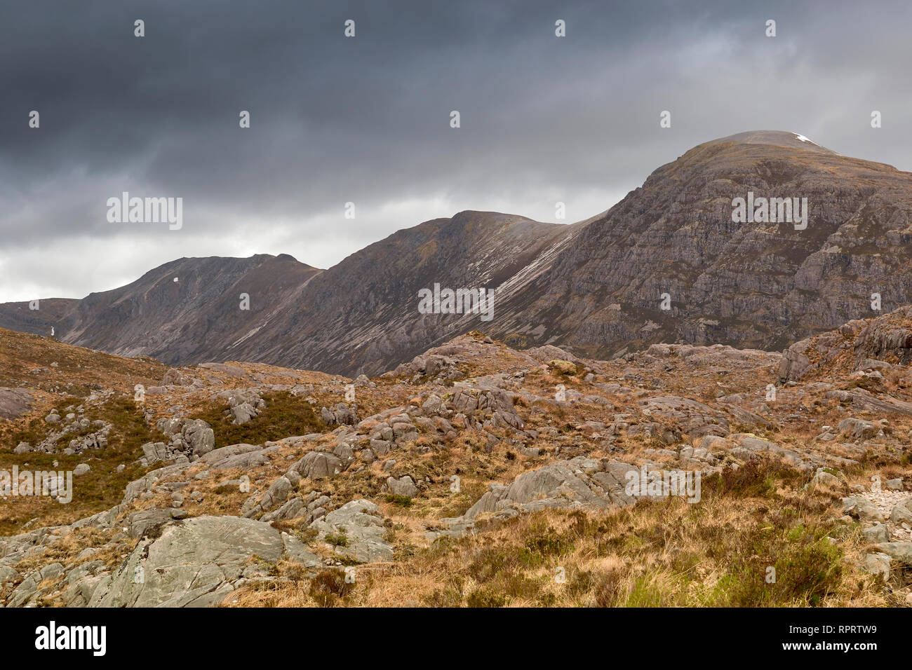 Mountain climbing scotland hi-res stock photography and images - Alamy