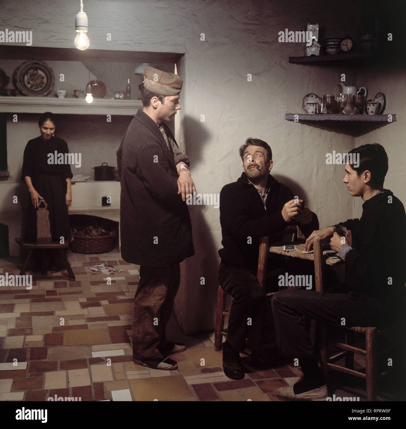 DIE GEWEHRE DER FRAU CARRAR / BRD 1975 / Egon Monk hinten: HANNE HIOB ...