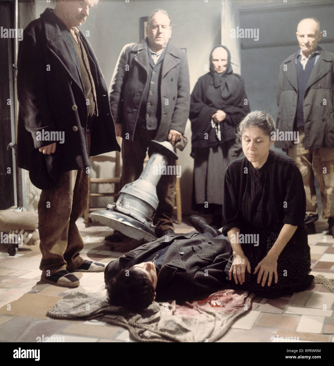 DIE GEWEHRE DER FRAU CARRAR / BRD 1975 / Egon Monk Szene: KERIM DOOSRY ...