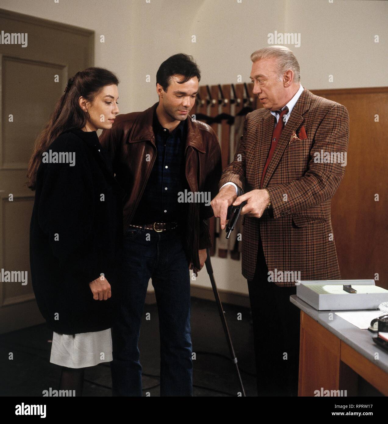 DERRICK / Kein Risiko BRD 1987 / IRENE CLARIN, HANNES JAENICKE, HORST ...