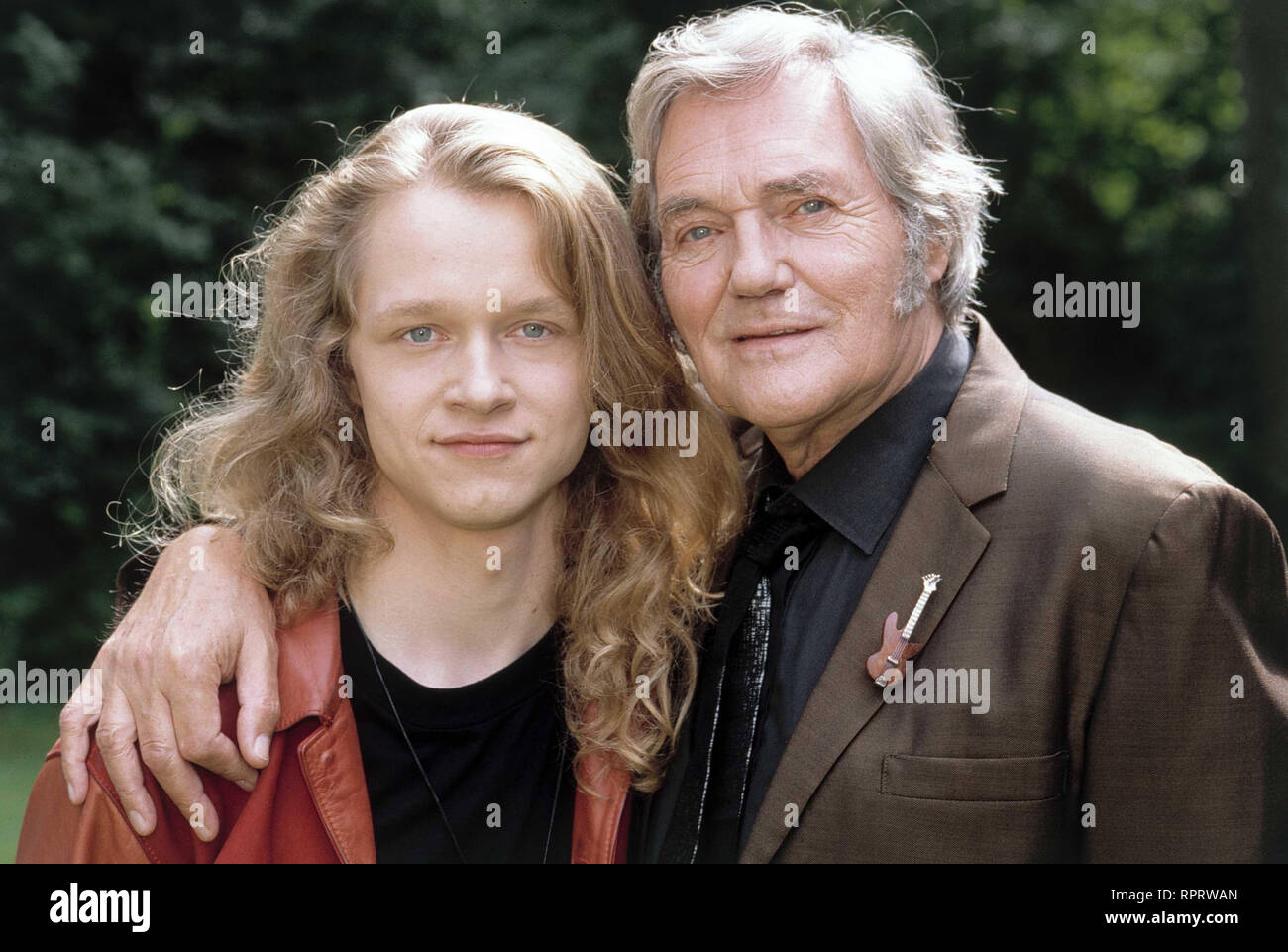 Junge grossvater hi-res stock photography and images - Alamy