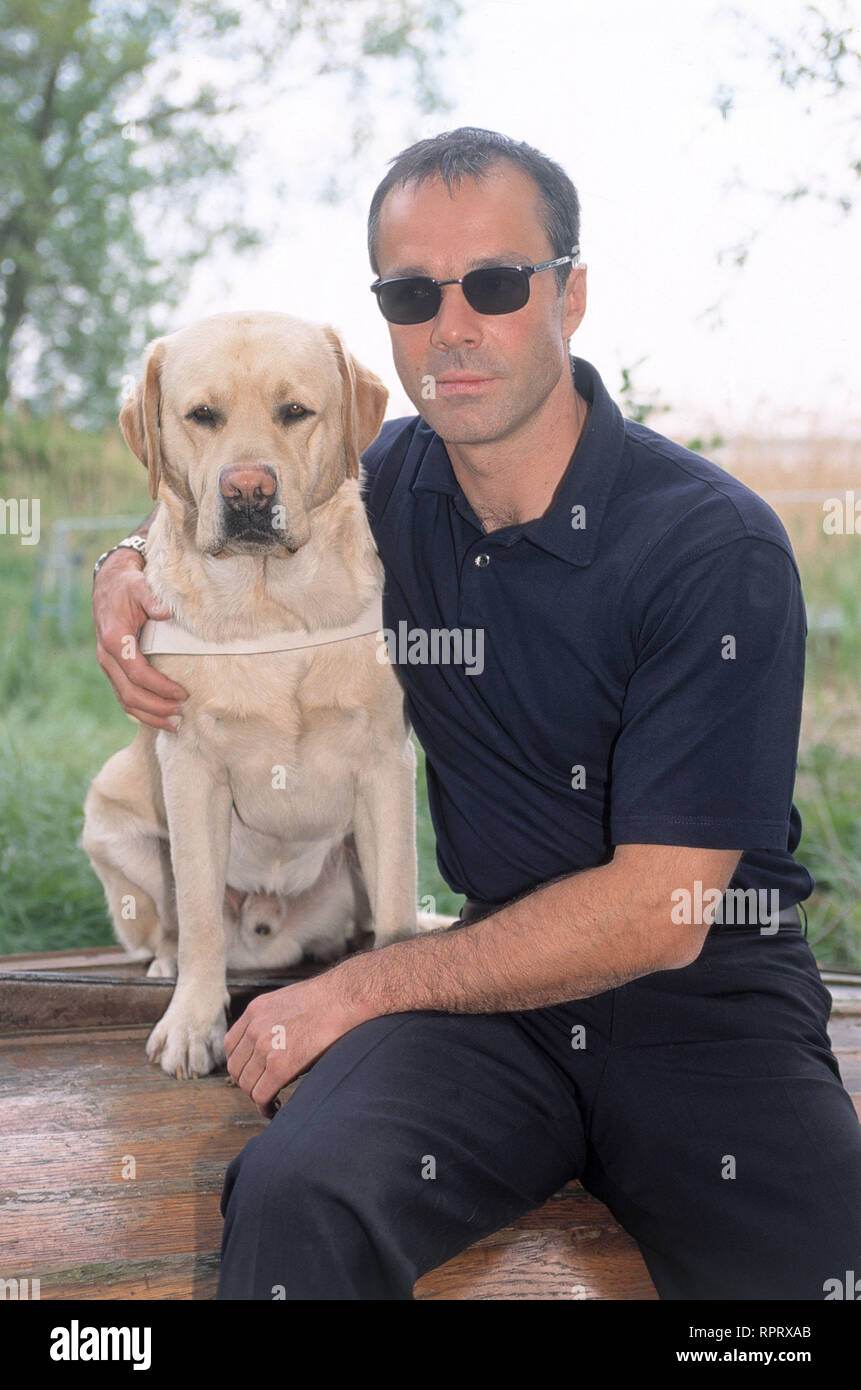 ALPHAMANN / 1. Amok / D 1999 / Thomas Jauch / HANNES JAENICKE ...