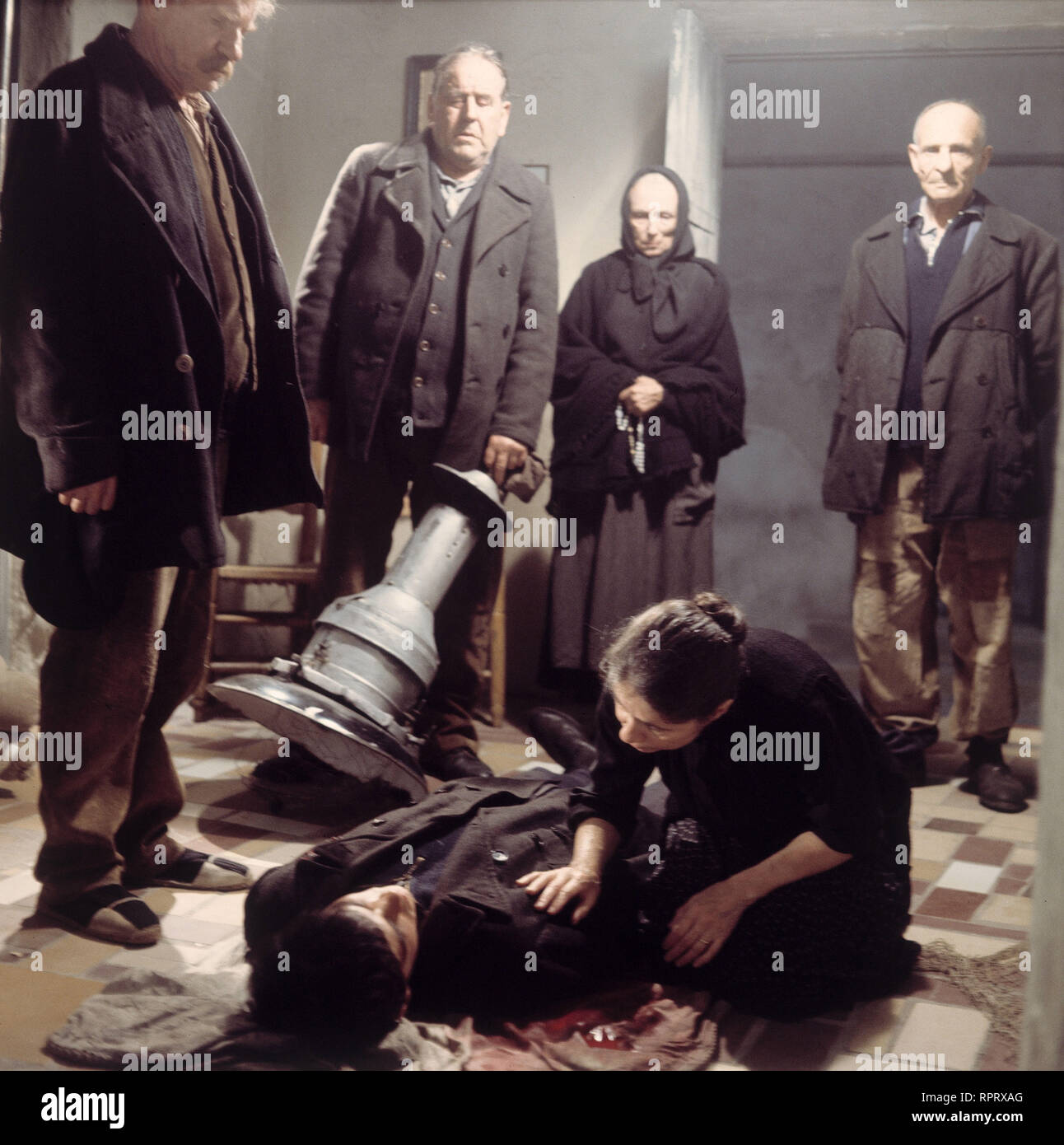 DIE GEWEHRE DER FRAU CARRAR / Nach einem Bühnenstück von Berthold ...