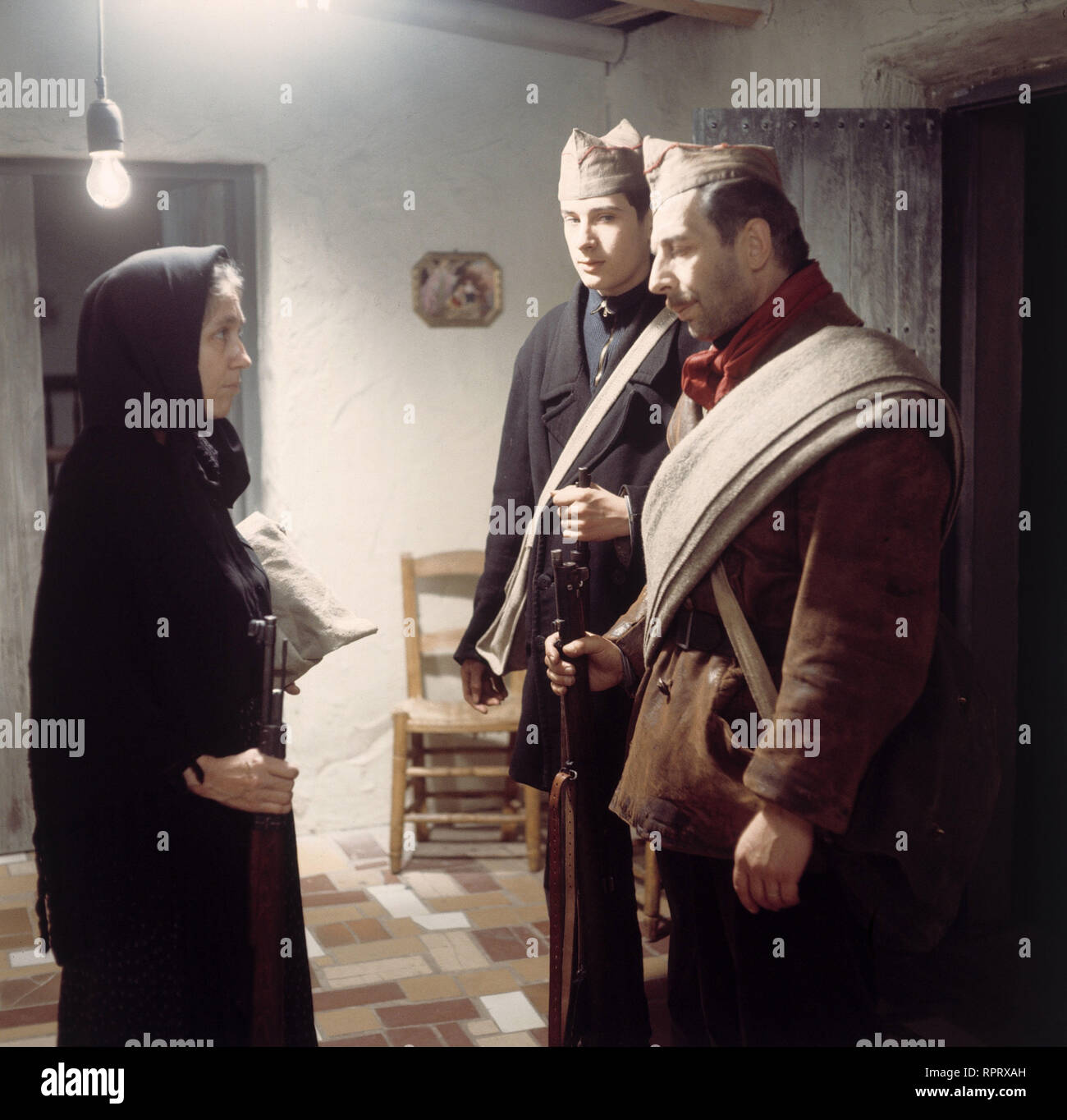 DIE GEWEHRE DER FRAU CARRAR / Nach einem Bühnenstück von Berthold ...