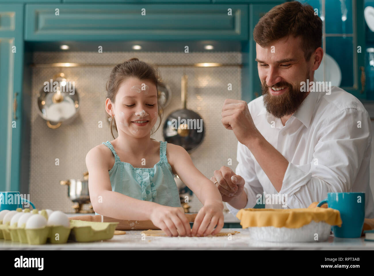 Kid mess dad hi-res stock photography and images - Alamy