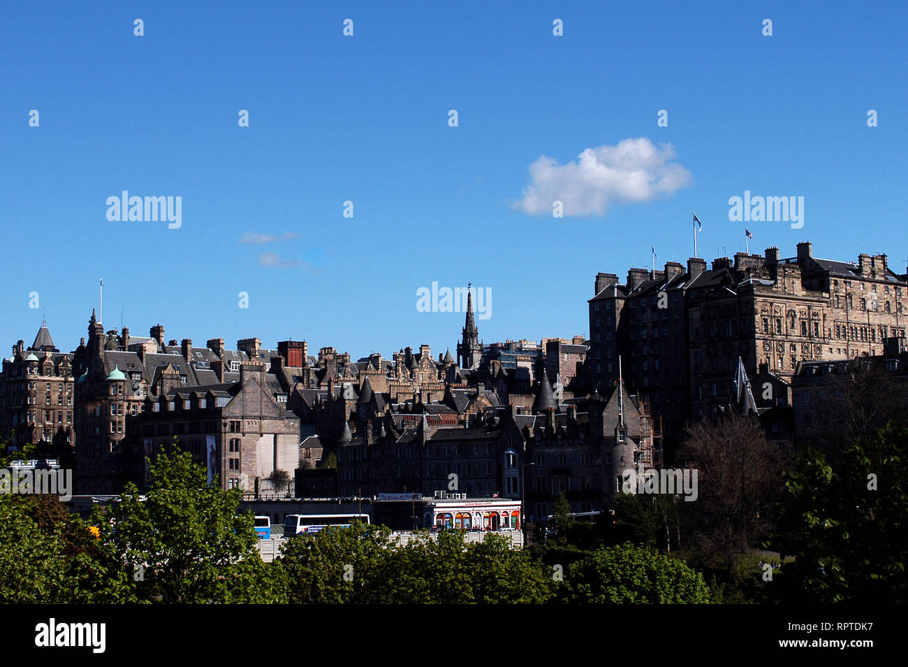 Edimburgo princess street hi-res stock photography and images - Alamy