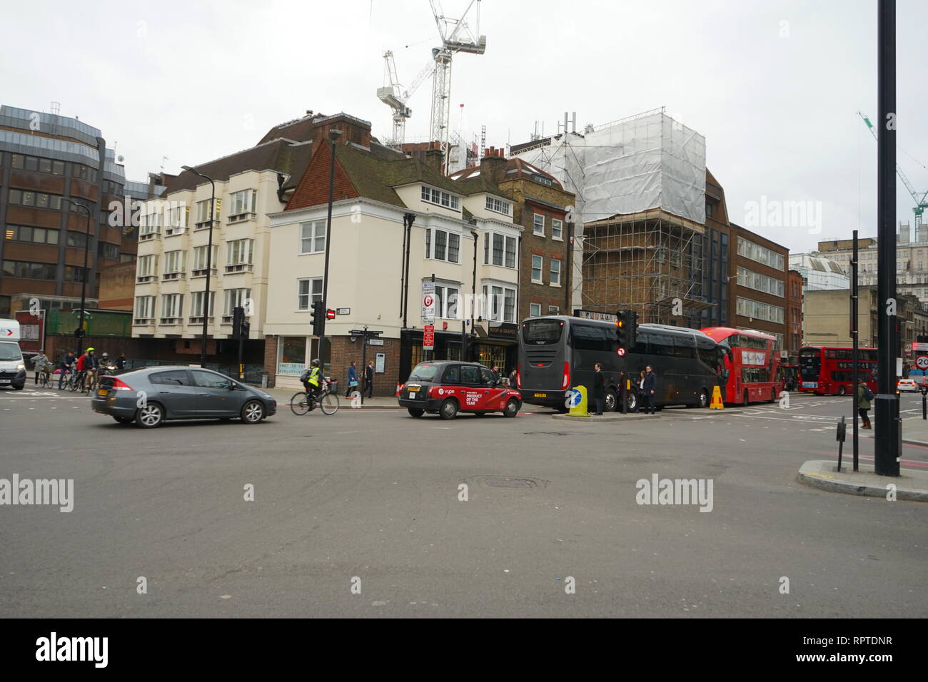 The junction of Whitechapel High Street and Middlesex Street in Algate ...