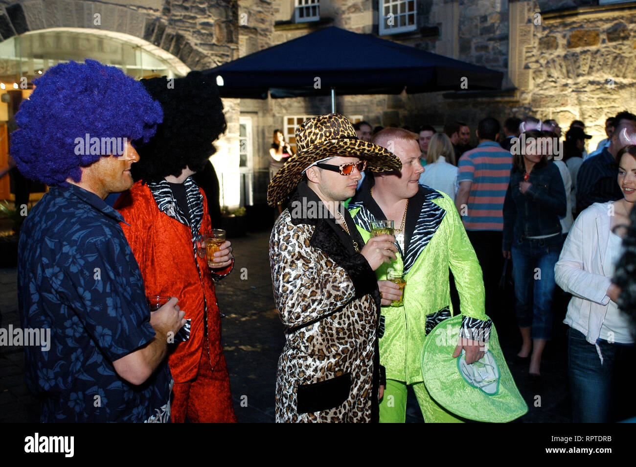 Tourism: Bar "The Three Sisters" Grassmarket, Edinburgh, Edimburgo ...