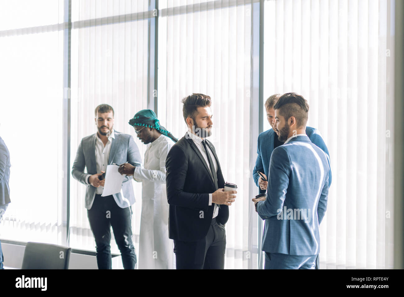 Multi lit windows hi-res stock photography and images - Alamy