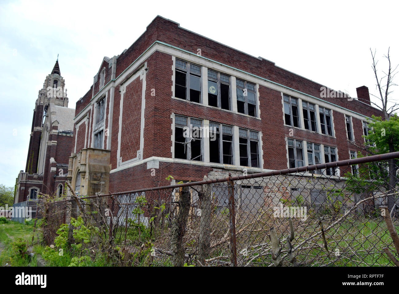 Abandoned Red Brick Church Building In Detroit Stock Photo - Alamy