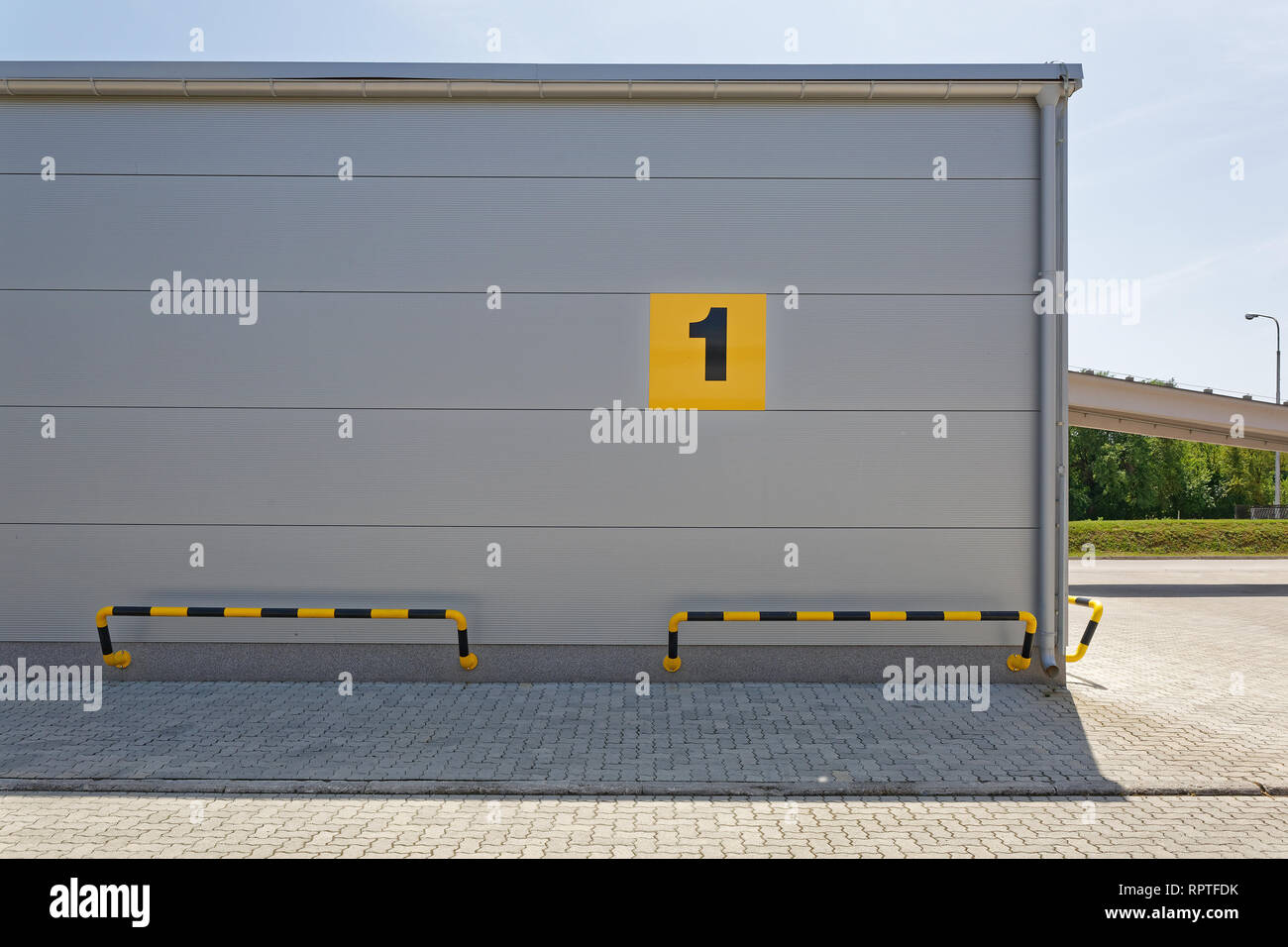Warehouse building symbol hi-res stock photography and images - Alamy