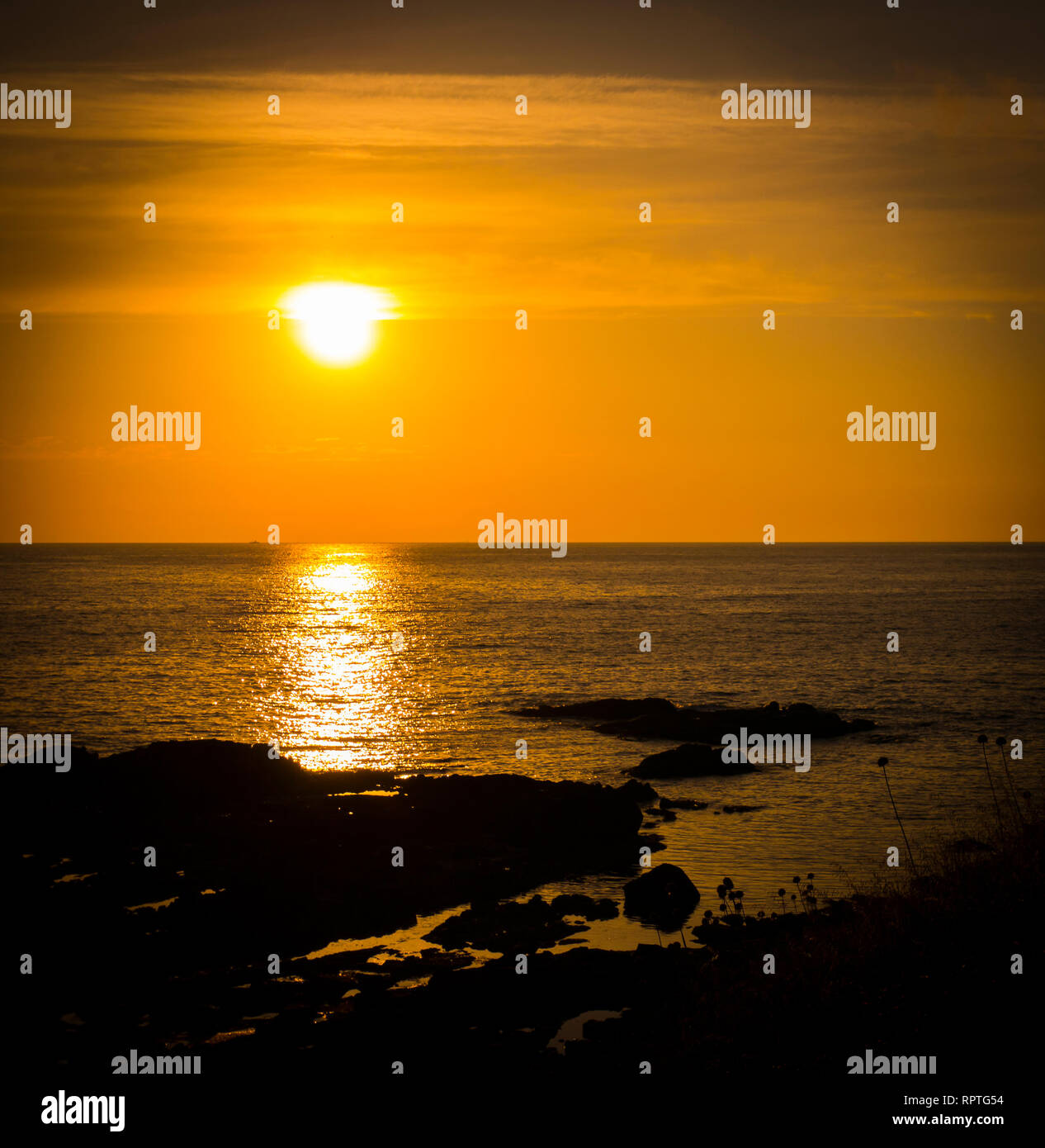 Atardecer en el mar hi-res stock photography and images - Alamy