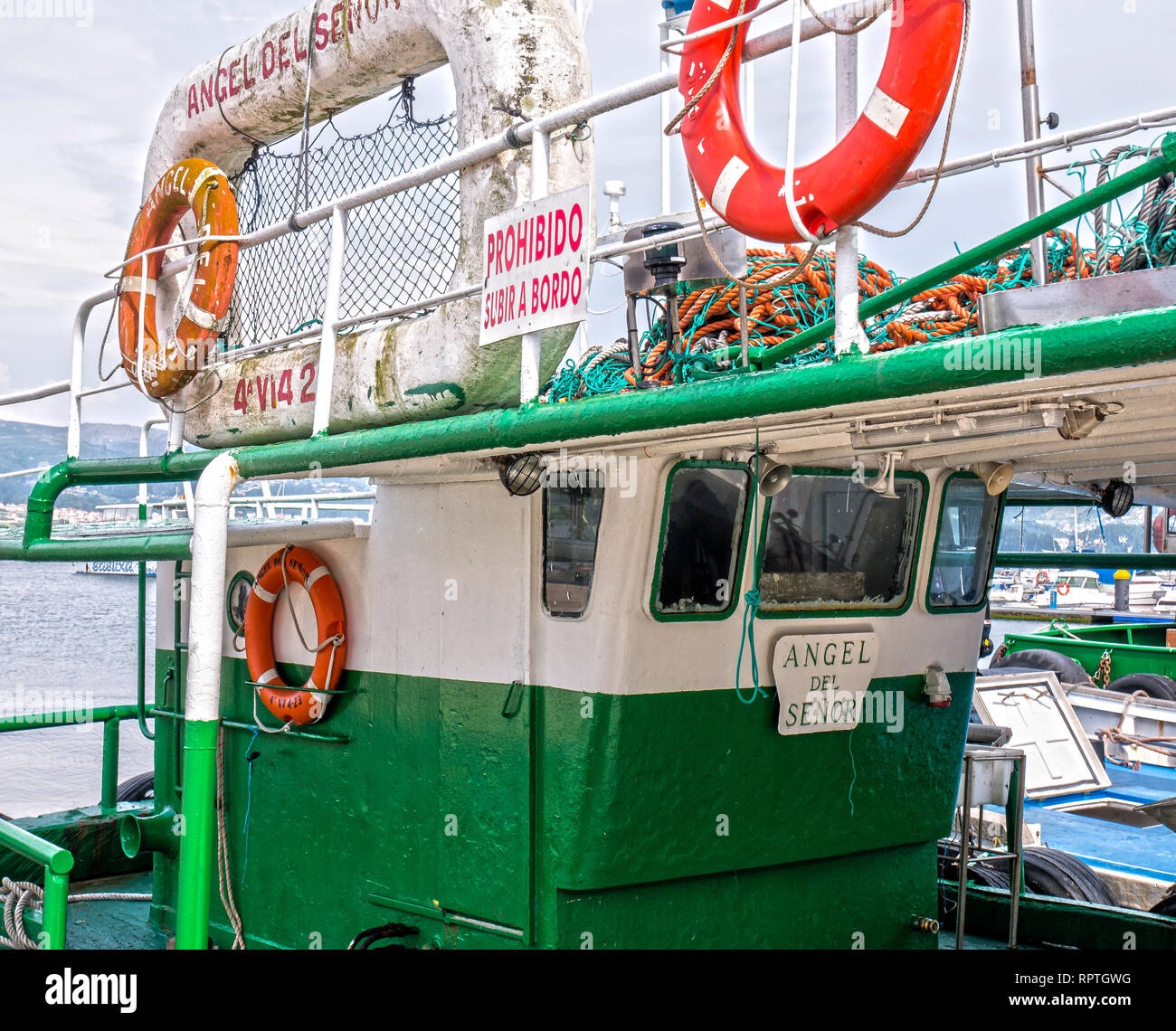 Barcos pesqueros galicia hi-res stock photography and images - Alamy