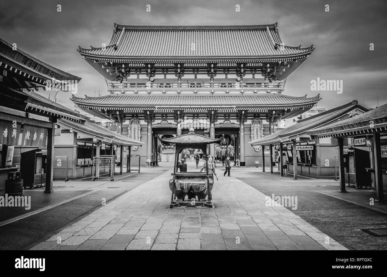 Sensoji temple 2018 Black and White Stock Photos & Images - Alamy
