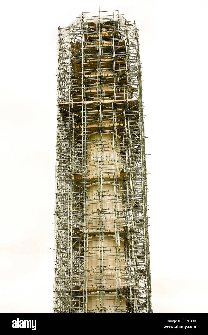 Tall construction scaffolds at monument in London Stock Photo - Alamy